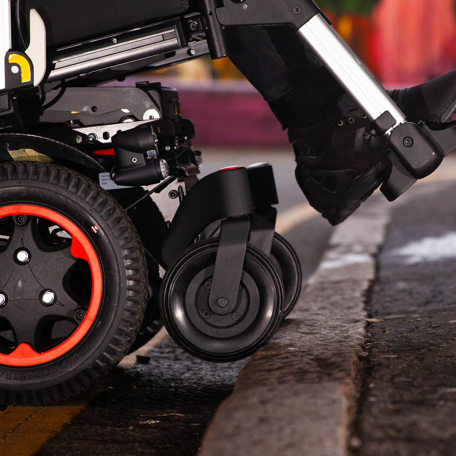 QUICKIE Q300 M Mini El-kørestol | Sunrise Medical